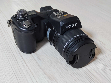 Sony Cyber-shot DSC-F828