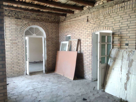 Продается недостроенный дом в центре города