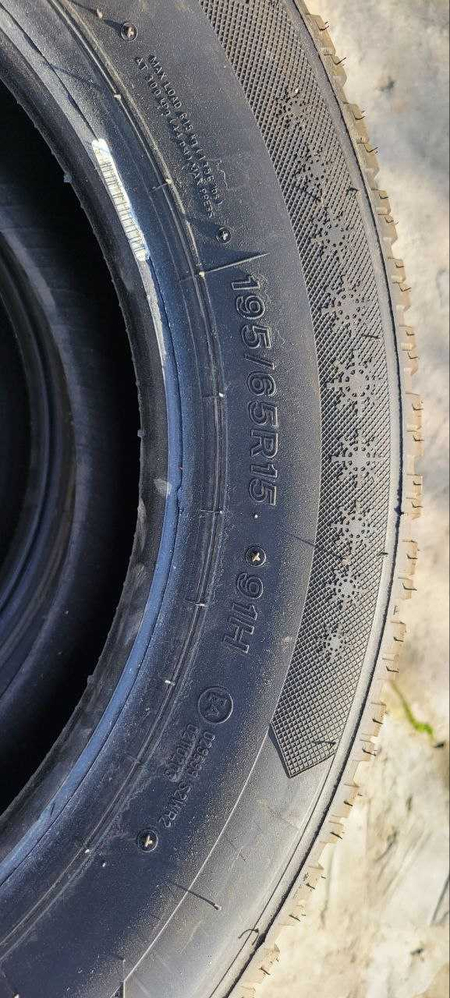 Зимние шины Lassa Snoways 4 195/65/R15 в отличном состоянии