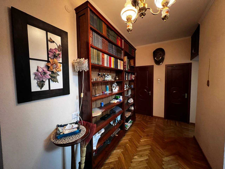 Продам 3х комнатную квартиру, Ц-1, ул. С. Азимова, Фучика, Студио кафе