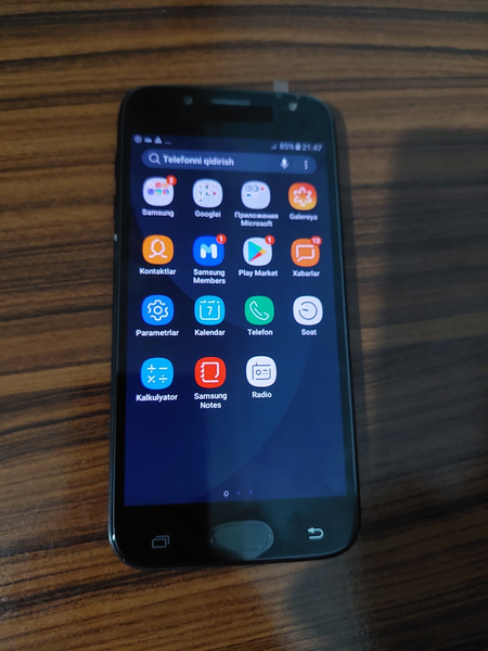 J 5 Samsung telefoni idhladhi yahshi