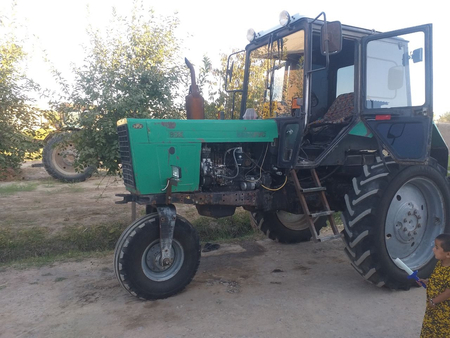 Traktor Mtz 80 sotiladi