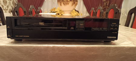 Toshiba video cassette recorder