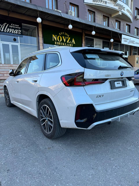 BMW iX1 25L Design