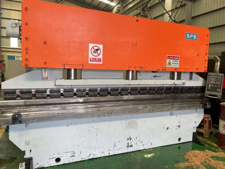 Гидравлический листогибочный пресс Yangli WC67Y-160/4000