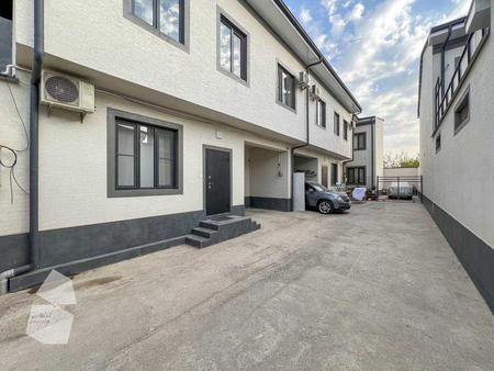 5 ком 2-этажный Townhouse; ул А.Фитрат; ор. Суп-мар Магнит; Мирабад.
