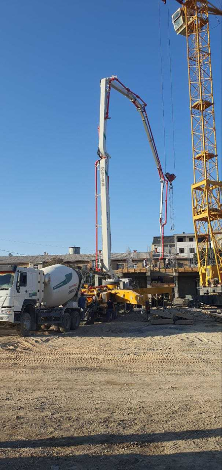Автобетононасос 52м, Услуги бетононасоса 24/7 - 52 м, Бетон готовый.