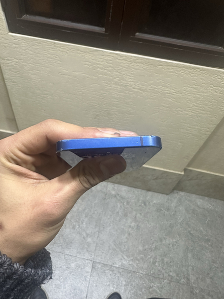 Iphone 12 holati yaxwi