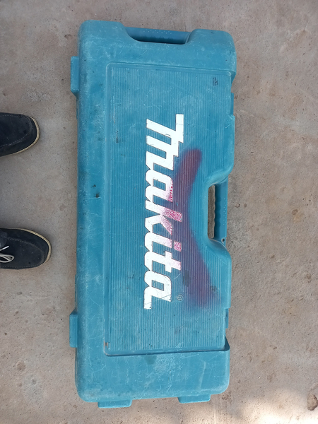 Отбойный молоток MAKITA