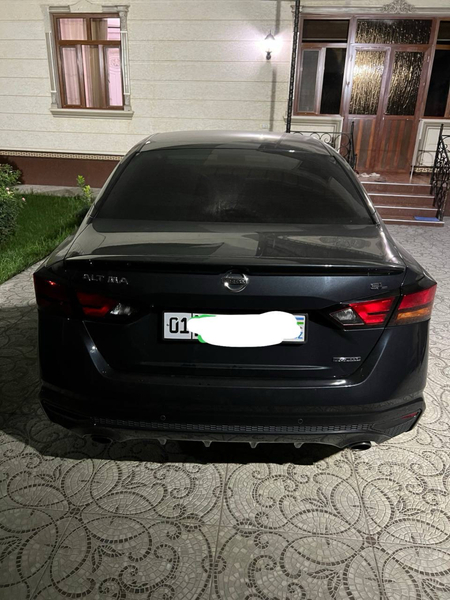 Продаю свою машину Nissan Altima.