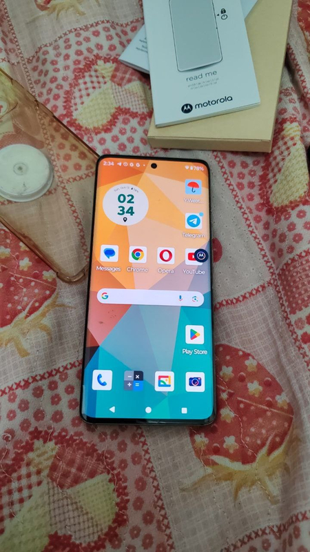 Motorola edge 40 8+8 256 в идеальные состояние