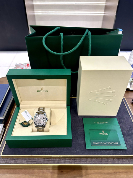 NEW Rolex Datejust 41mm Steel 126300