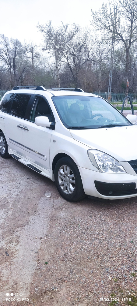 Сотилади KIA CARNIVAL FULL  вариант бор