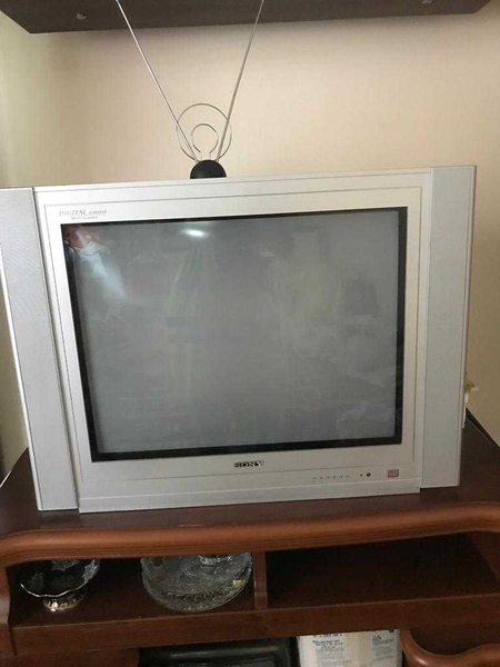 Телевизор Sony 43д