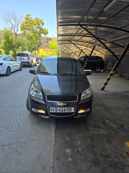 Nexia3 sotiladi.