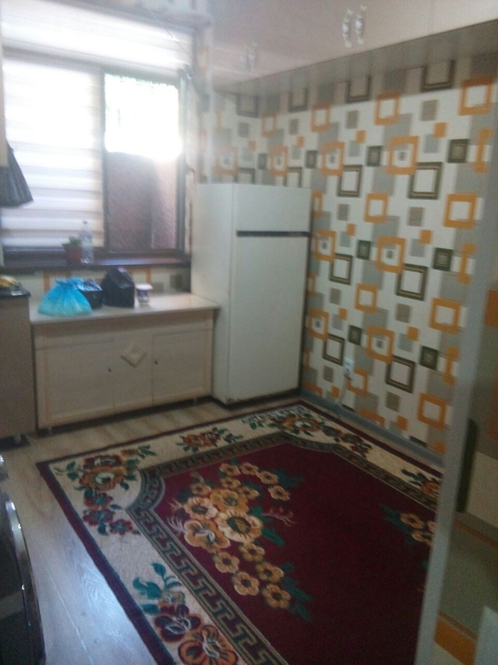 Yunusobod bozor oldida metroga yaqin joyda 1 xonali arenda