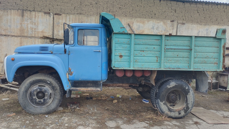 Zil bartavoy 1988 yilda ishlab chiqarilgan