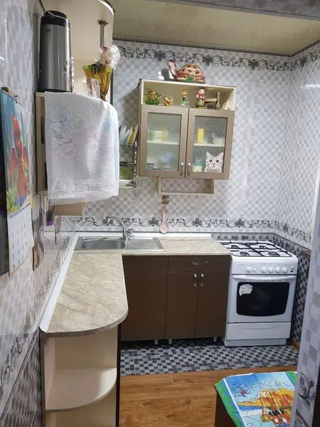 Чиланзар 8 балкон 1.5*3 ориентир Юридический колледж