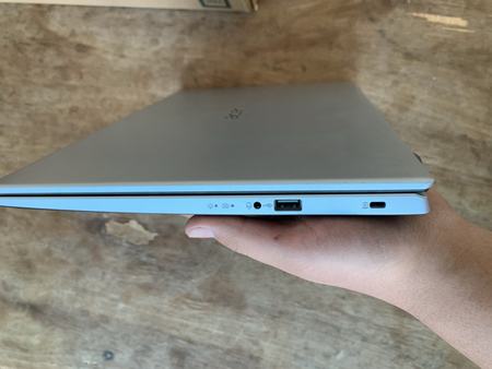 Srochno sotiladi  Acer i5