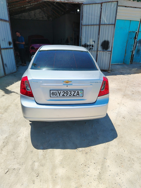 Shevralet lasetti 1.8