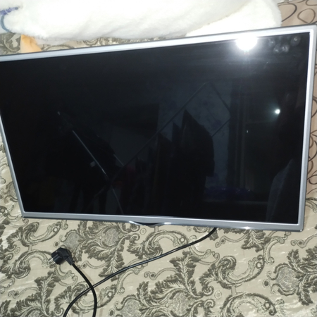Телевизор LG 32 диагональ, б/у, не smart