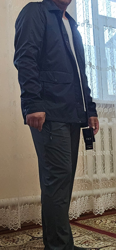 Ветровка сатылады.