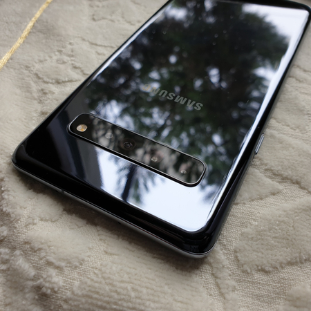 Samsung S10 plus 5G  256Gb 90kun garyantiya