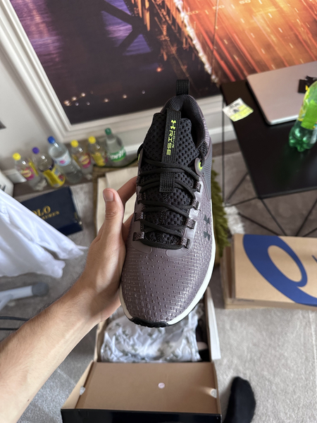 Кроссовки Under armor. Us 9.5 Original100%. Бесплатная доставка