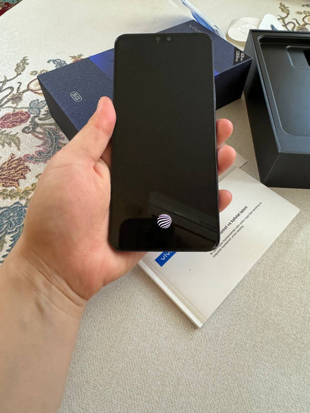 Vivo v 23 5 G ideal holatda