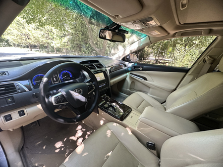 Toyota Camry Hybrid Full