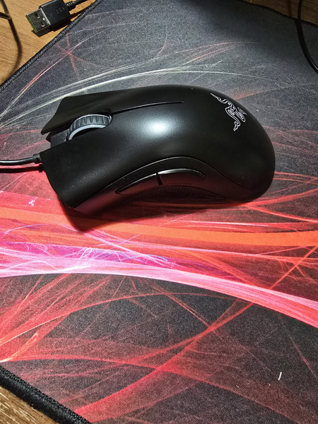 Продам игровую мышку Razer