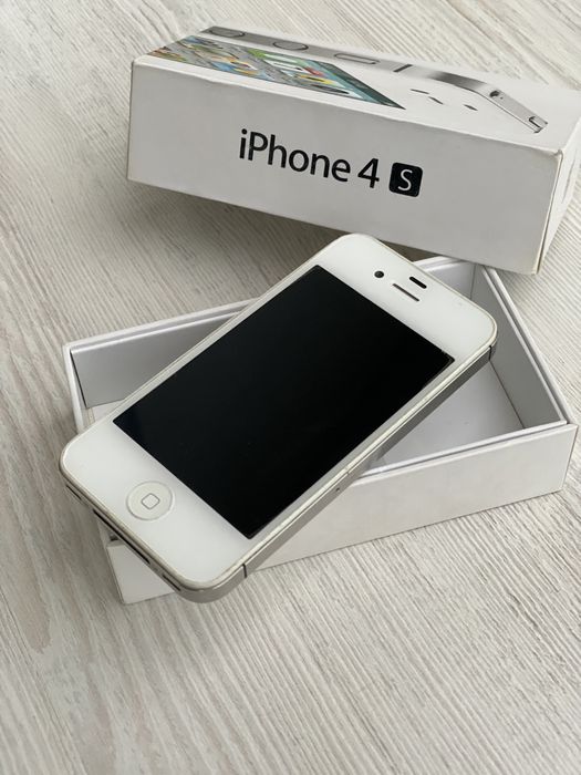 iPhone 4s в идеальном состоянии