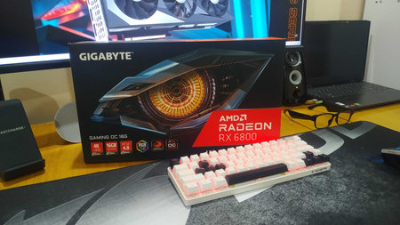 Продам очень мощная и производительная  видеокарта GIGABYTE RX 6800