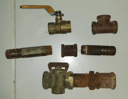 Газ кран. Тройник. Сгон муфта. Эшик учун часпак.