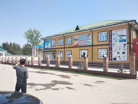 Shahrixon t. 3 qavatli shifoxona binosi bolib to'lash asosida sotuvda