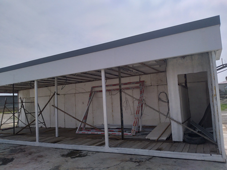 Magazin konteyner sotiladi 4000 $