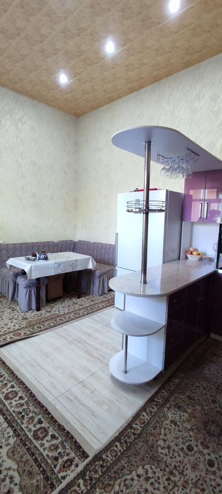 Gozal maxala 
8 sotuv
300 m2
7 xona
3 padval
3 sanuzel
1 letni kuxna
N