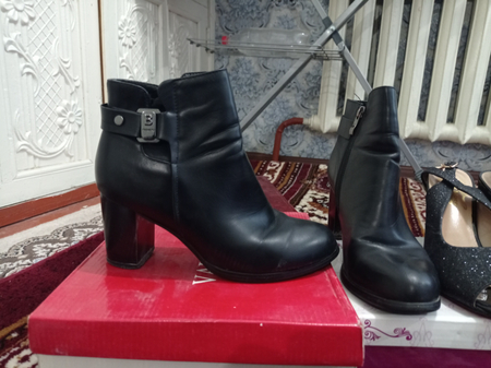 Oyoq kiyim 38 39 razmer
