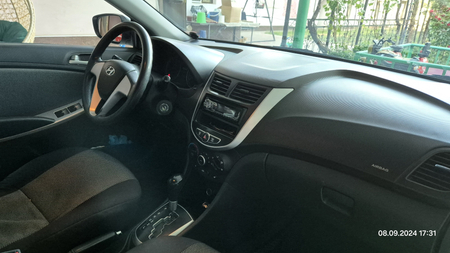 Hyundai Accent 2012