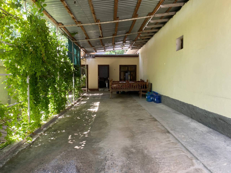 Uchastka sotiladi zangiota