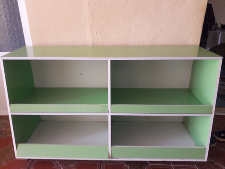 Do’kon mebeli sotiladi