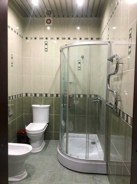 New building in center metro oybek 4 room 3 bedroom 2 bathroom