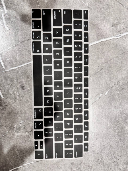 MacBook air M1 uchun aksessuarlar