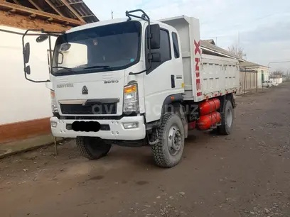 Howo 10t lizing asosida sotiladi