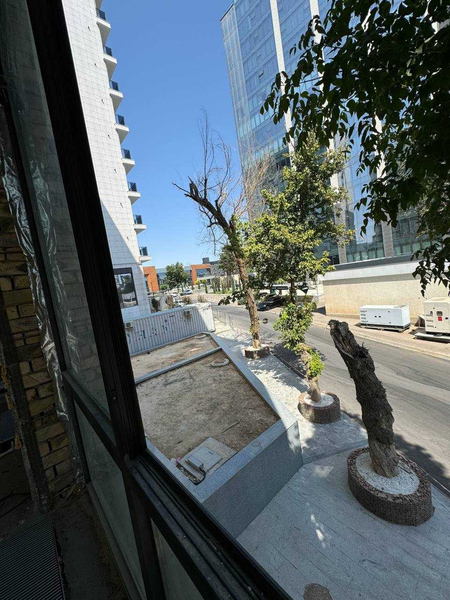 Сдаётся  помещение под коммерцию в Бизнес Парке ор-р Махтумккули Br05