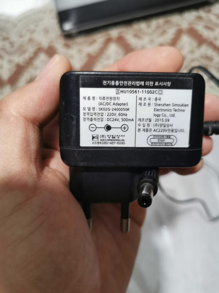Oригинальные блок питания для ноутбука. монитора  и для wifi роутерa