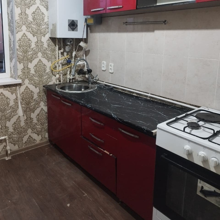 2xonalik 1etaj yevro remont tezda sotiladi vetrinni dom 5qavatlik domn