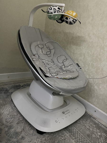 Электронная люлька последного поколения. 4moms mamaRoo
