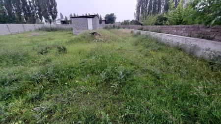 Продаётся участок в г. Ахангаран