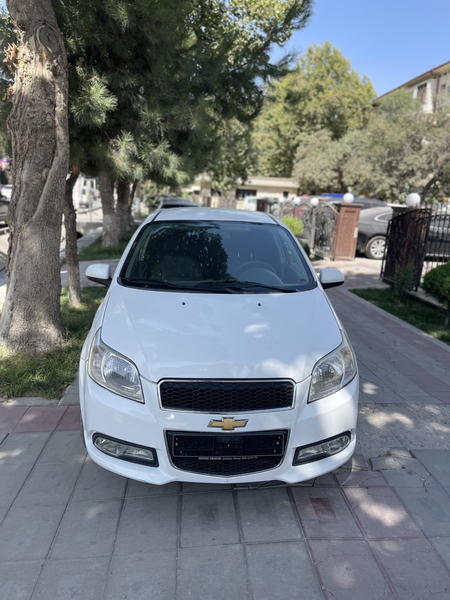 Moshina xolati zur 1700$ bank qilib beraman barter va vikup buladi